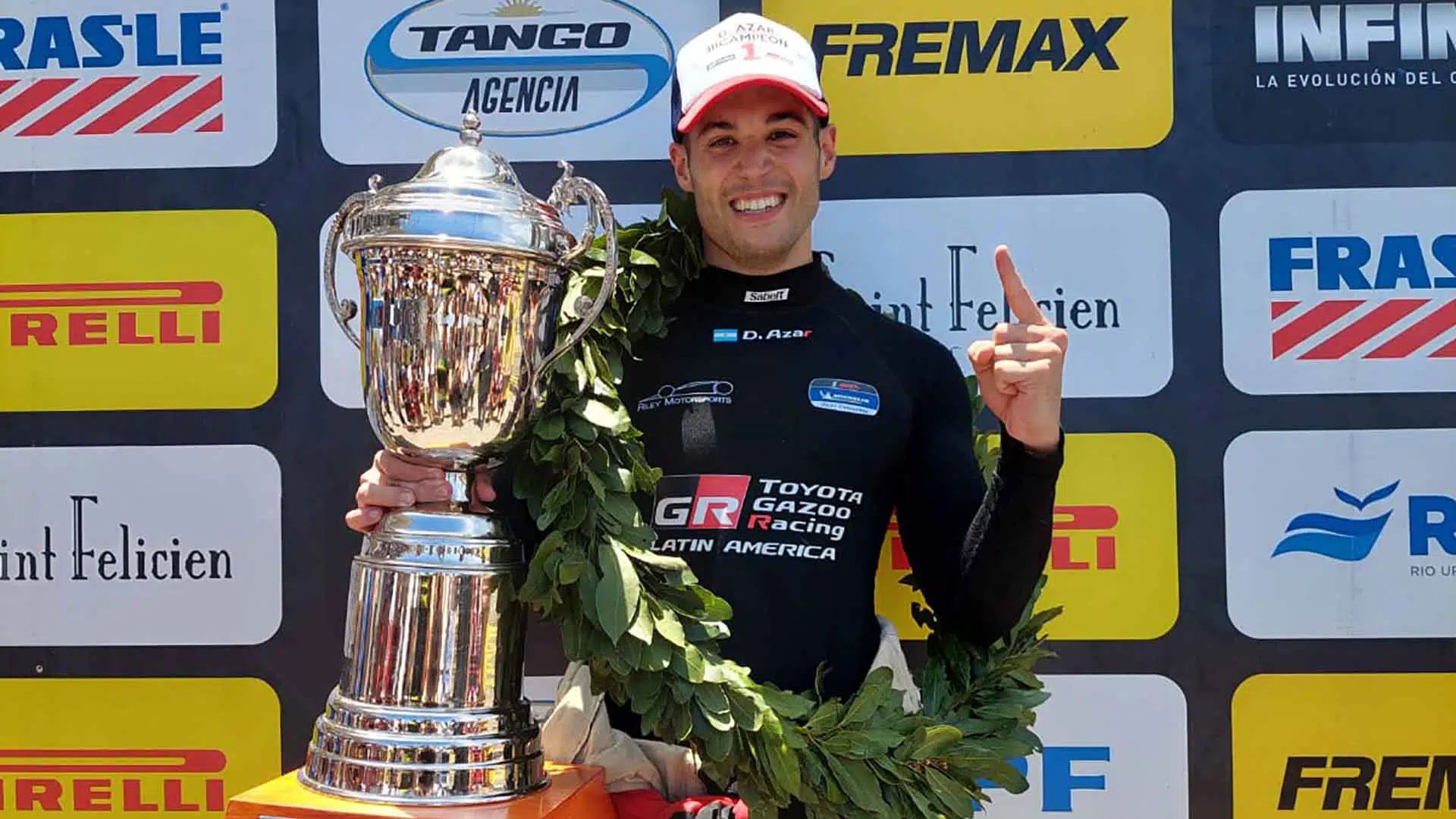 Azar: “Todavía no caigo de lo que logramos, la carrera fue descomunal ...